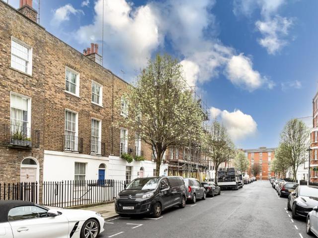4 bedroom terraced house for sale