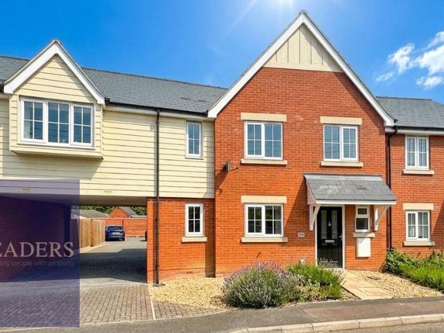 4 bedroom terraced house for sale