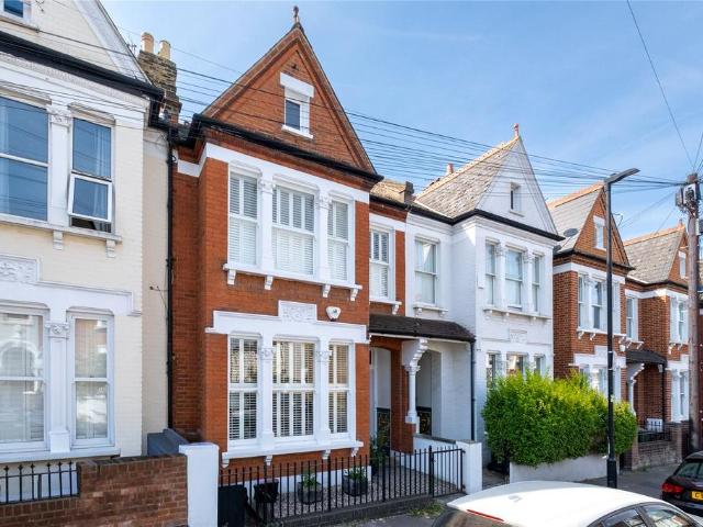 4 bedroom terraced house for sale