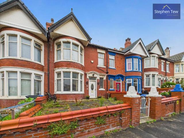 4 bedroom terraced house for sale