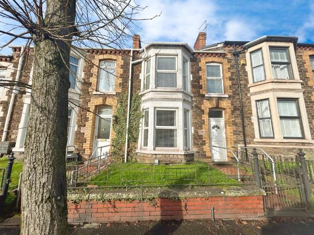 4 bedroom terraced house for sale