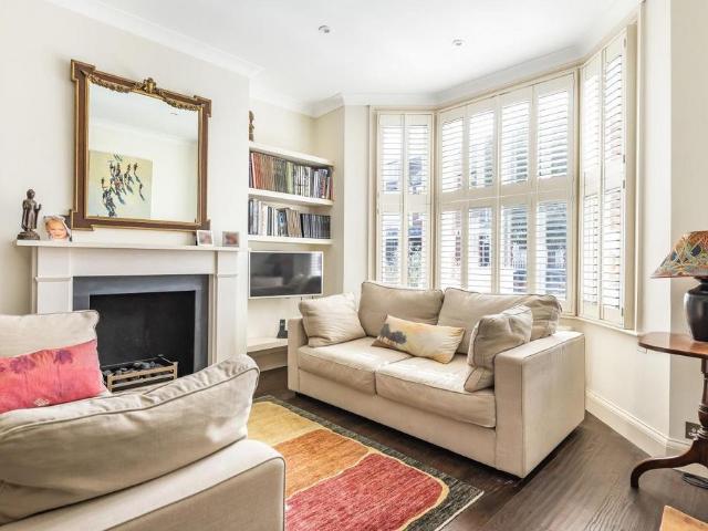 4 bedroom terraced house for sale