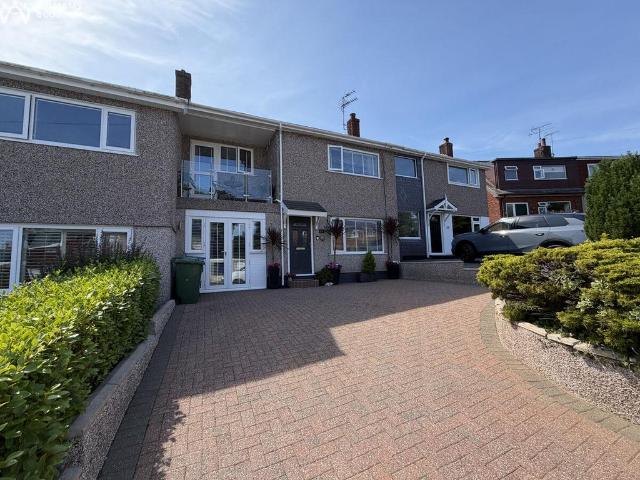 4 bedroom terraced house for sale