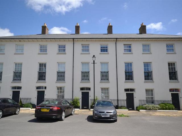 4 bedroom terraced house for sale