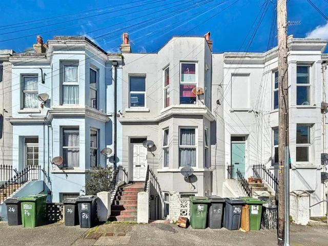 4 bedroom terraced house for sale