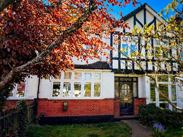 4 bedroom terraced house for sale