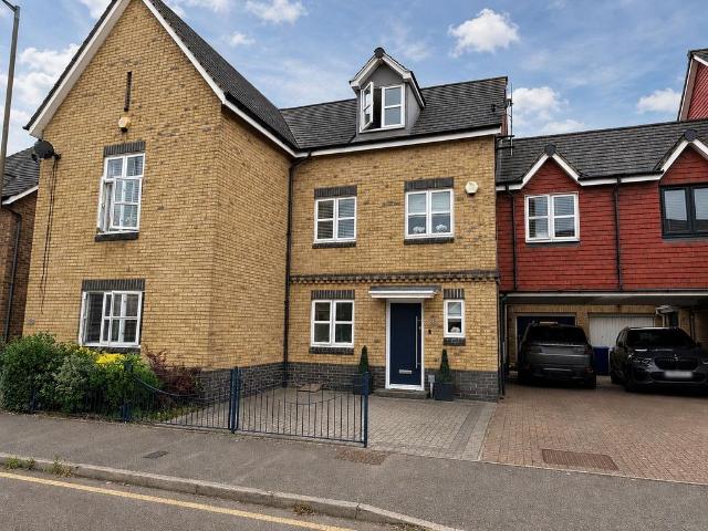 4 bedroom terraced house for sale