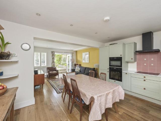 4 bedroom terraced house for sale