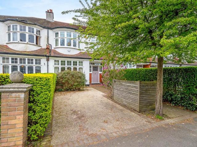 4 bedroom terraced house for sale