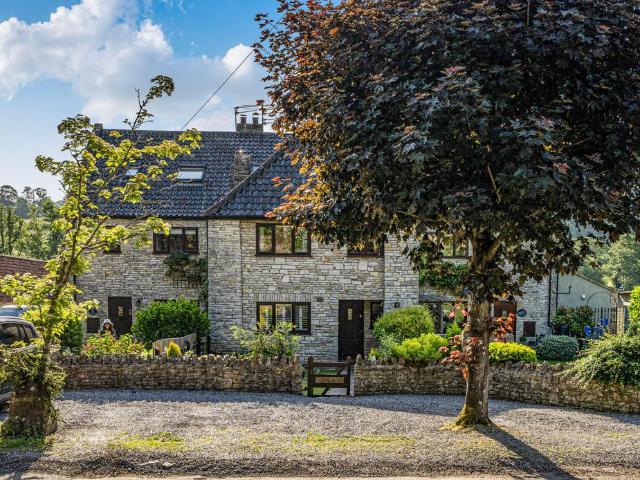 4 bedroom terraced house for sale