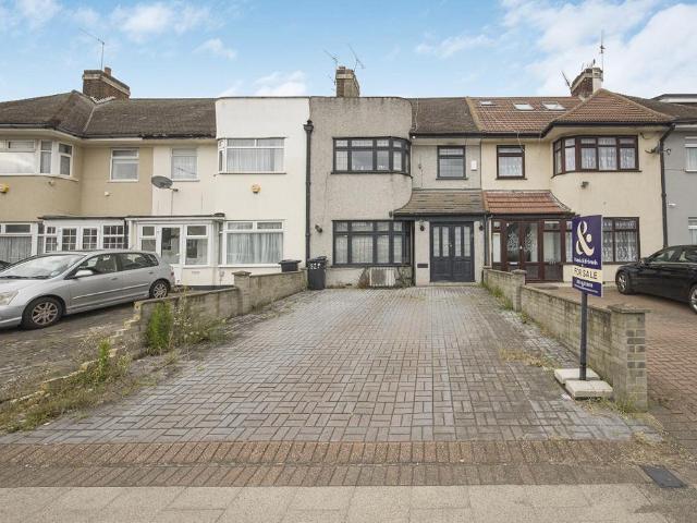 4 bedroom terraced house for sale