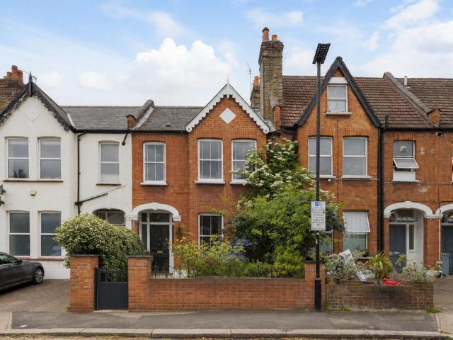 4 bedroom terraced house for sale