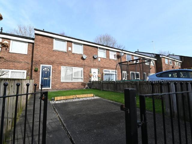 4 bedroom terraced house for sale