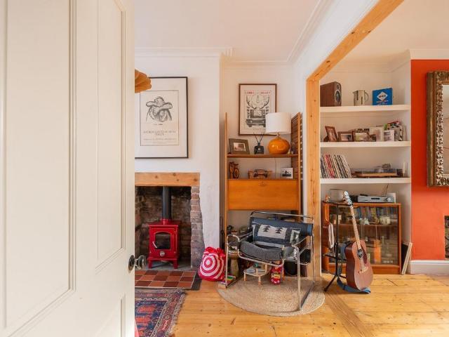 4 bedroom terraced house for sale