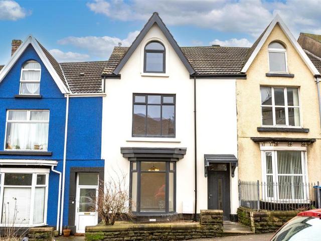 4 bedroom terraced house for sale