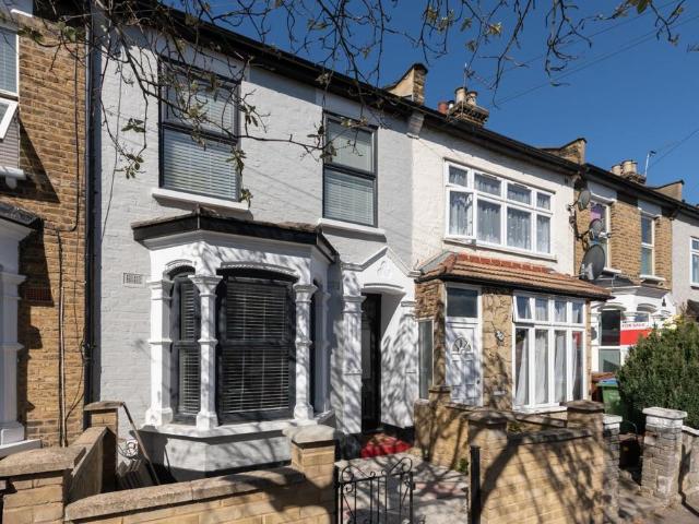 4 bedroom terraced house for sale