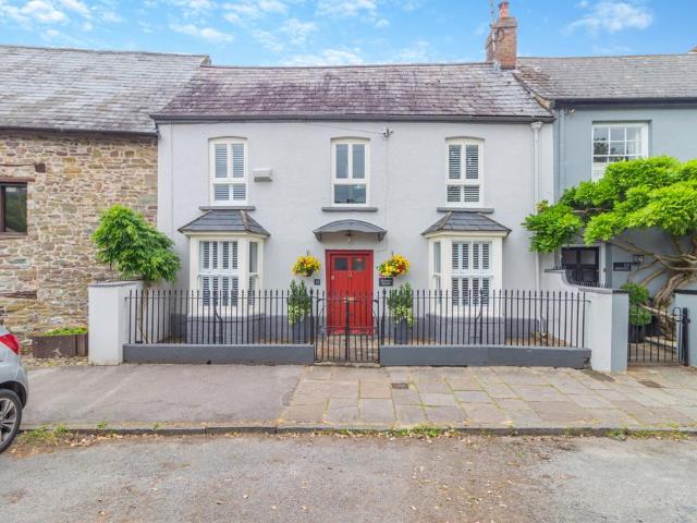 4 bedroom terraced house for sale
