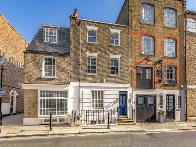 4 bedroom terraced house for sale