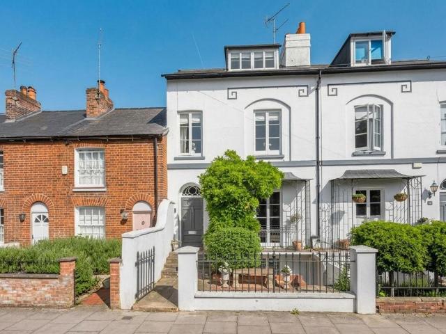 4 bedroom terraced house for sale