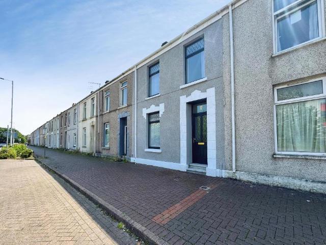 4 bedroom terraced house for sale