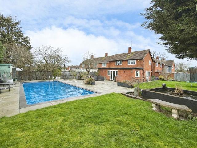 4 bedroom terraced house for sale