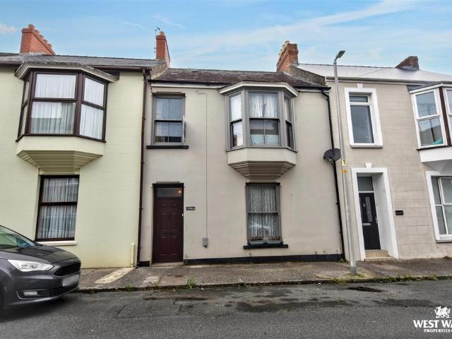 4 bedroom terraced house for sale