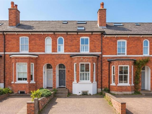 4 bedroom terraced house for sale