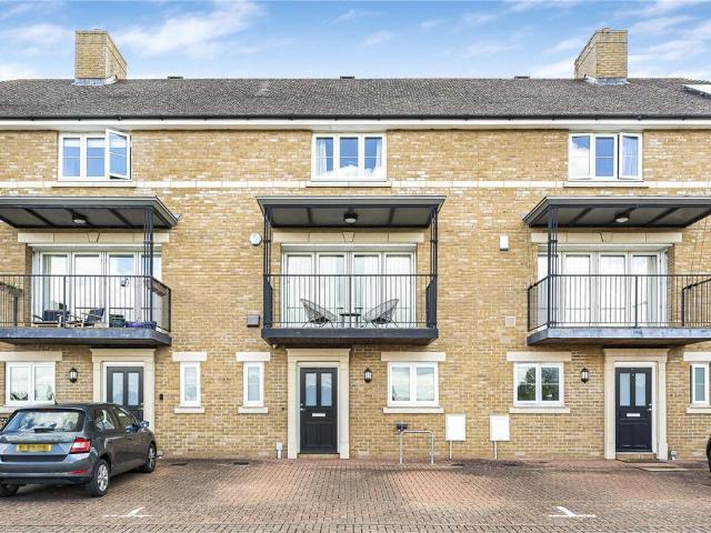 4 bedroom terraced house for sale
