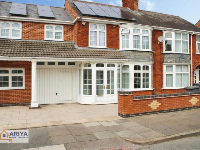 4 bedroom semi detached house for sale