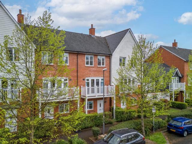 4 bedroom terraced house for sale