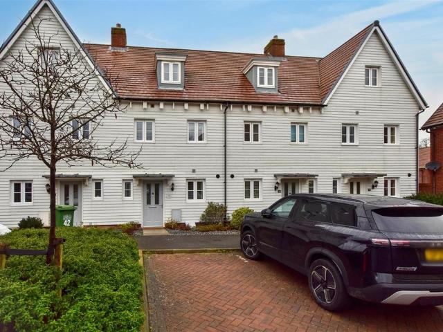 4 bedroom terraced house for sale