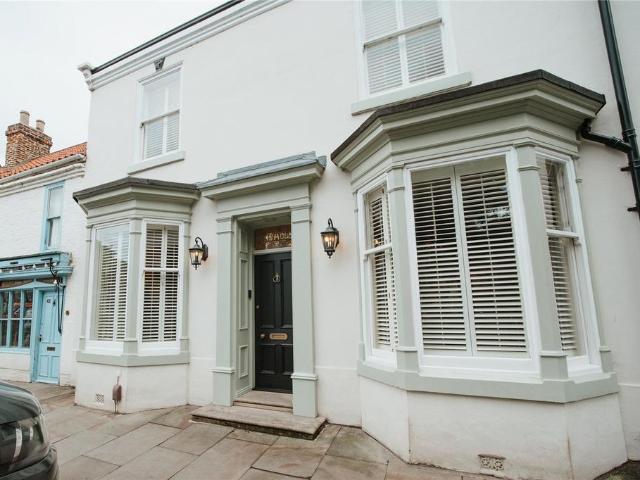 4 bedroom terraced house for sale