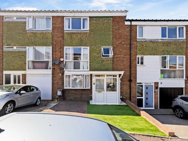4 bedroom terraced house for sale