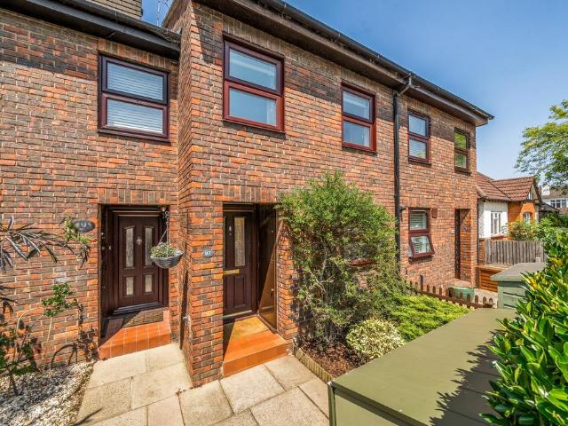 4 bedroom terraced house for sale
