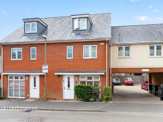 4 bedroom terraced house for sale