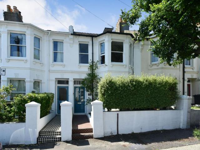 4 bedroom terraced house for sale