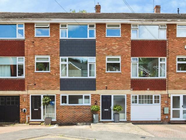 4 bedroom terraced house for sale