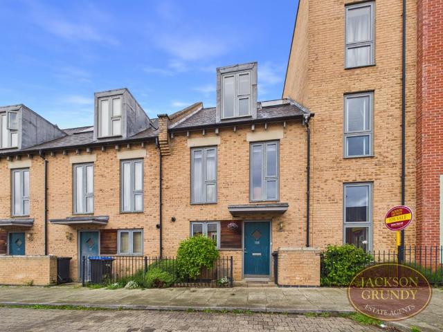 4 bedroom terraced house for sale