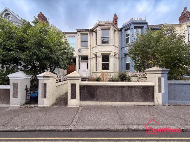 4 bedroom terraced house for sale