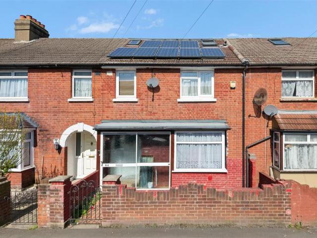 4 bedroom terraced house for sale
