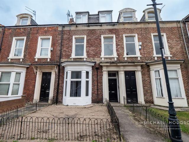 4 bedroom terraced house for sale
