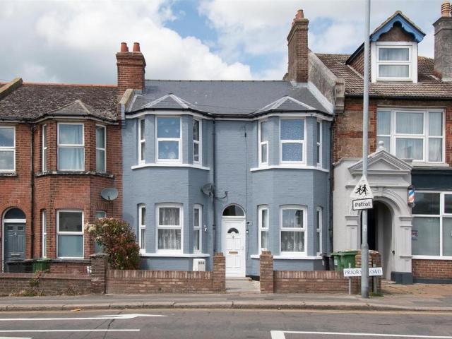 4 bedroom terraced house for sale