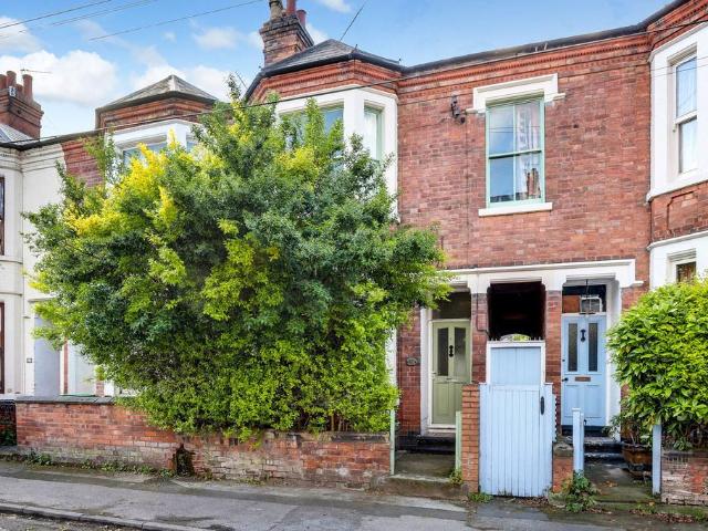 4 bedroom terraced house for sale