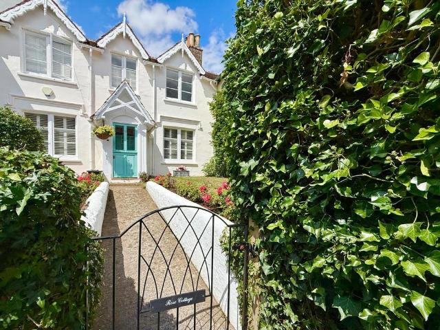 4 bedroom terraced house for sale