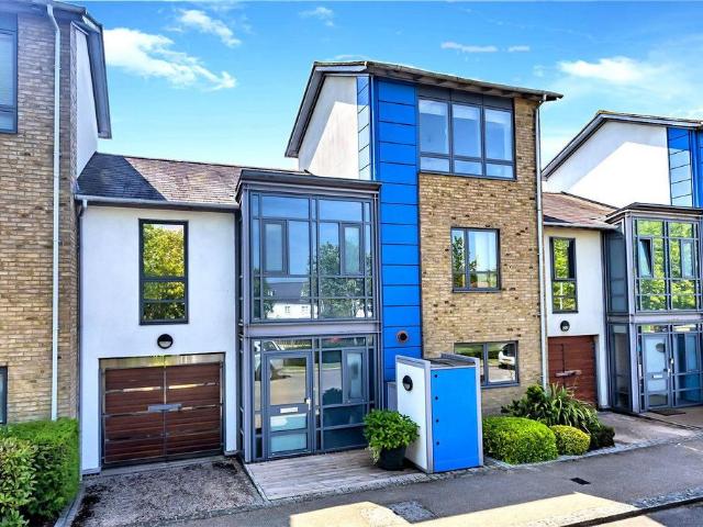 4 bedroom terraced house for sale