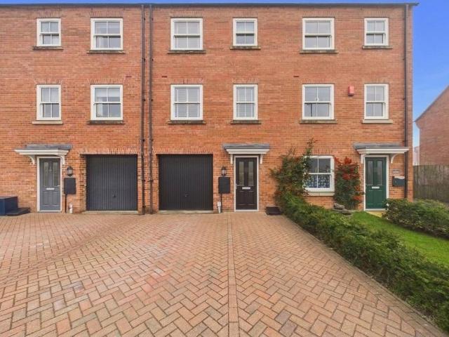 4 bedroom terraced house for sale