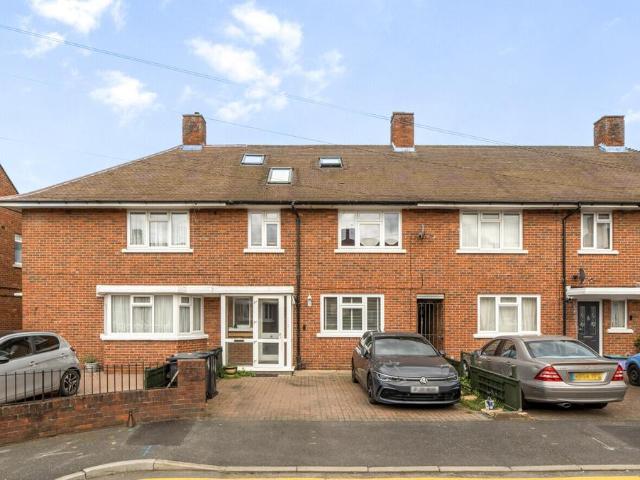 4 bedroom terraced house for sale