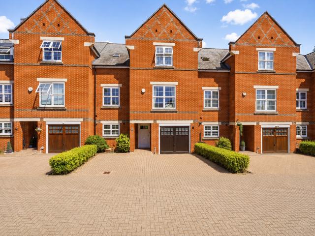 4 bedroom terraced house for sale