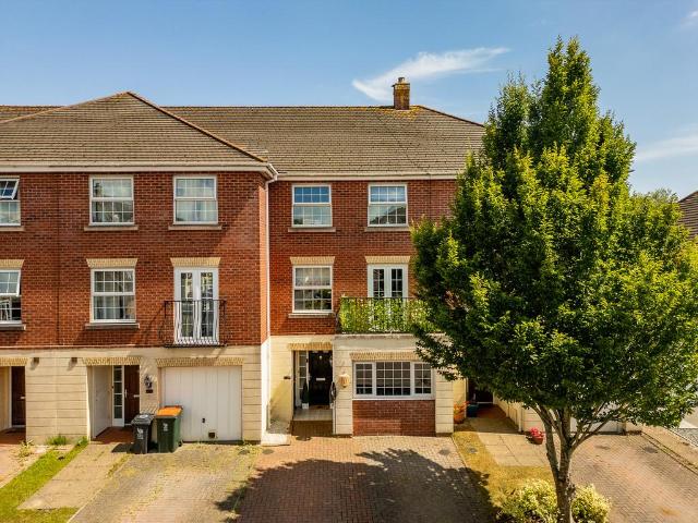 4 bedroom terraced house for sale