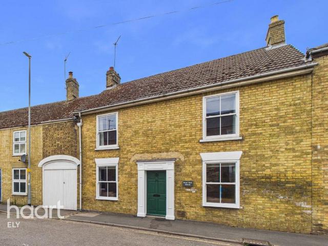 4 bedroom terraced house for sale